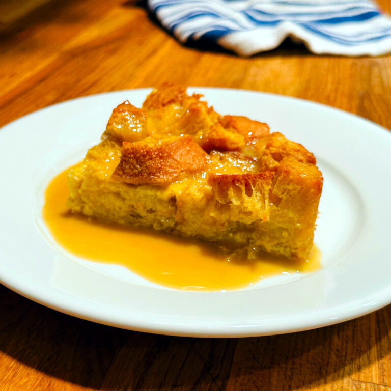 Bread Pudding with Bourbon Sauce: Easy and Irresistible - Secret ...